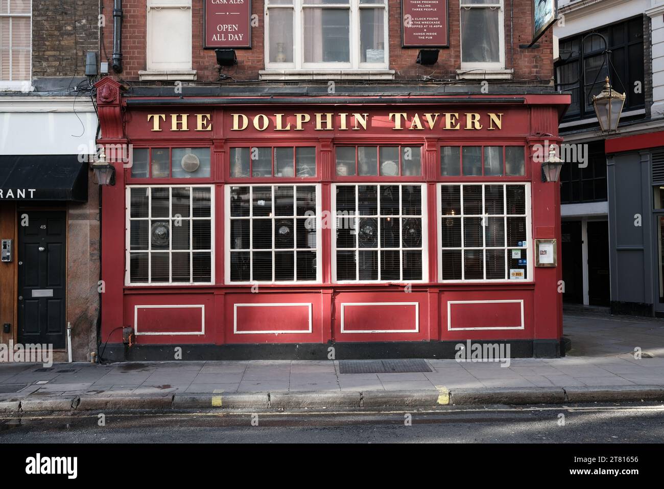 The dolphin pub london hi-res stock photography and images - Alamy