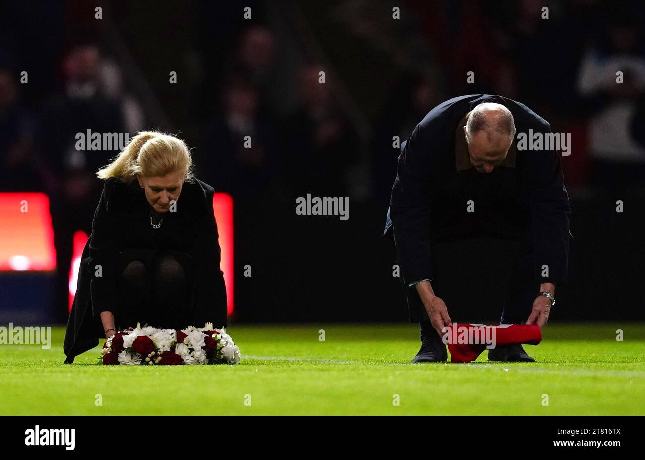 Sir Geoff Hurst with Sir Bobby Charlton's number 9 shirt to lay on the ...