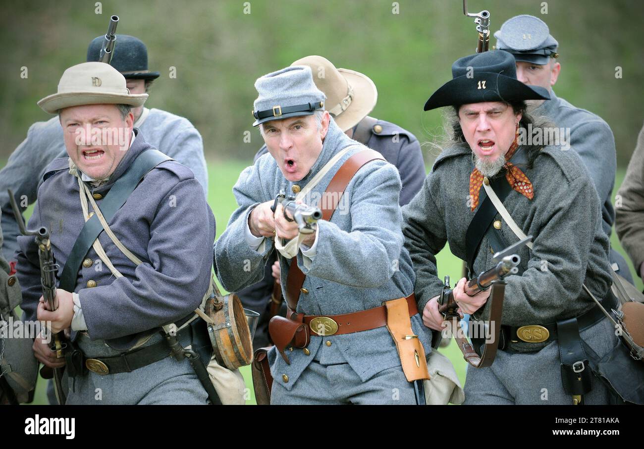 American civil war rifle charge hi-res stock photography and images - Alamy