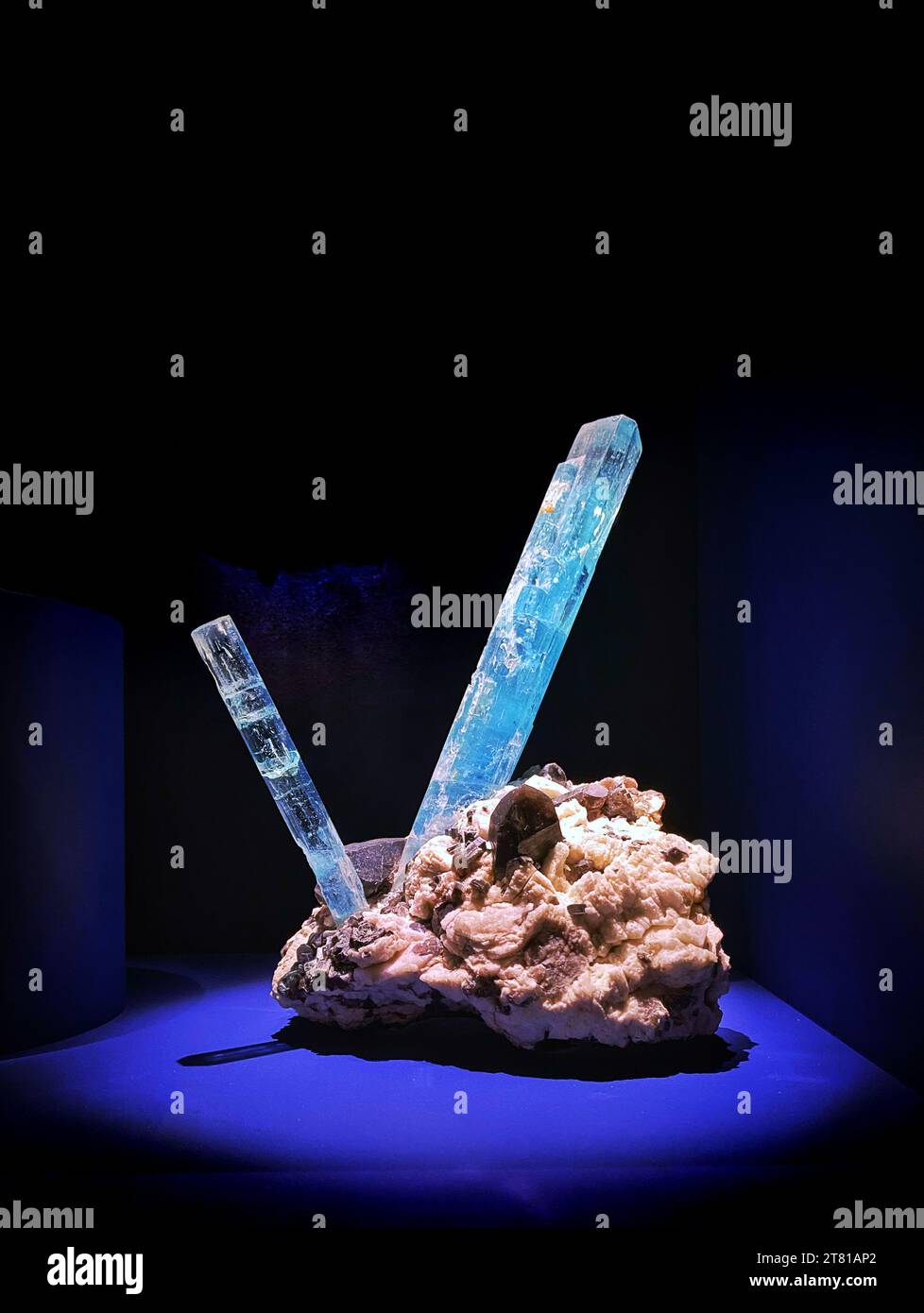 Beryl aquamarine in albite and quartz Stock Photo - Alamy