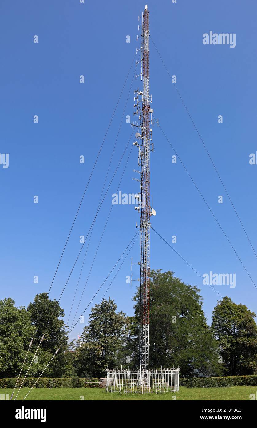 very high repeater of telephone and data signals with very powerful ...