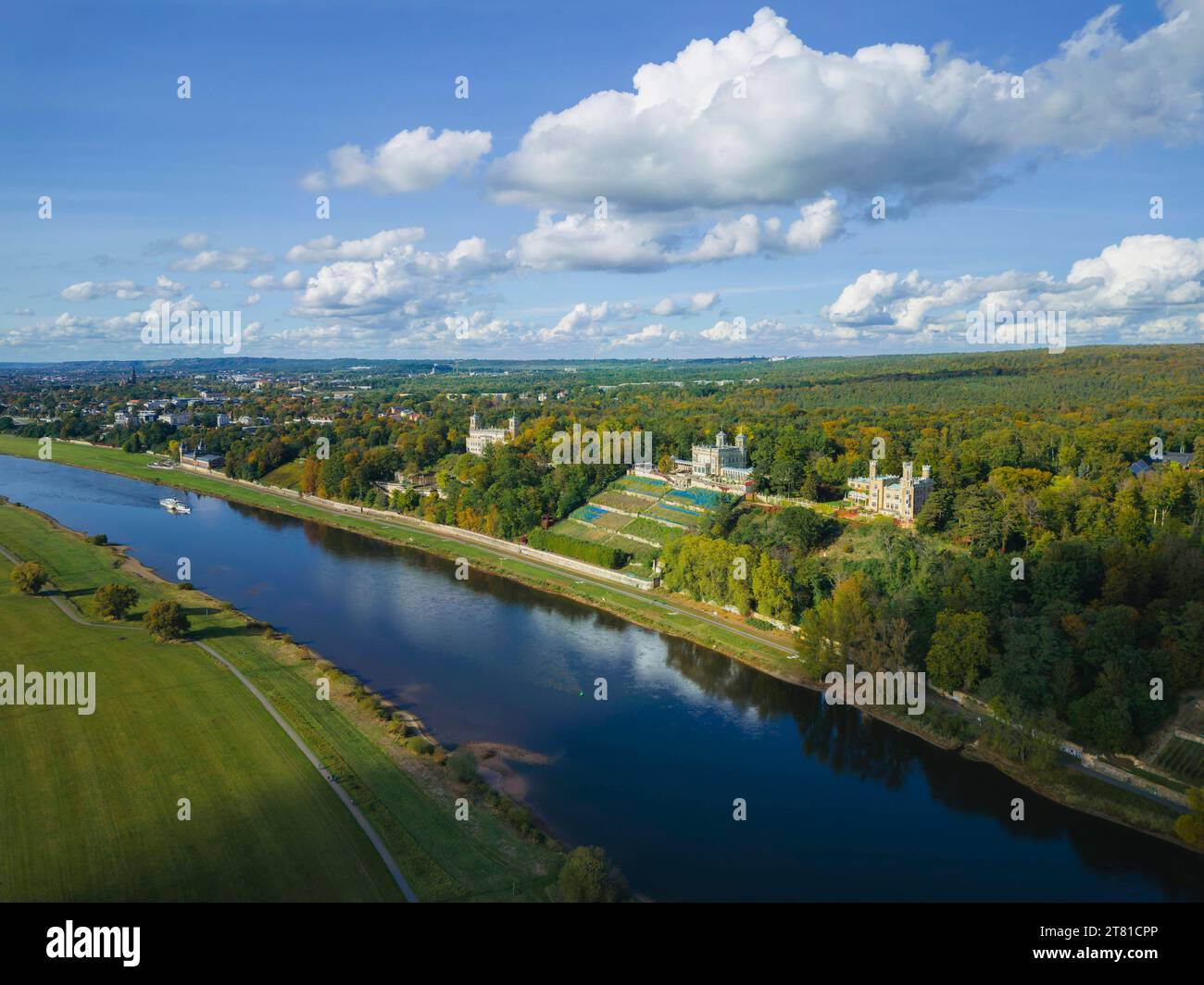 Luftbild Elbtal mit Elbschlössern und dem Elbdampfer Meissen. Dresden ...
