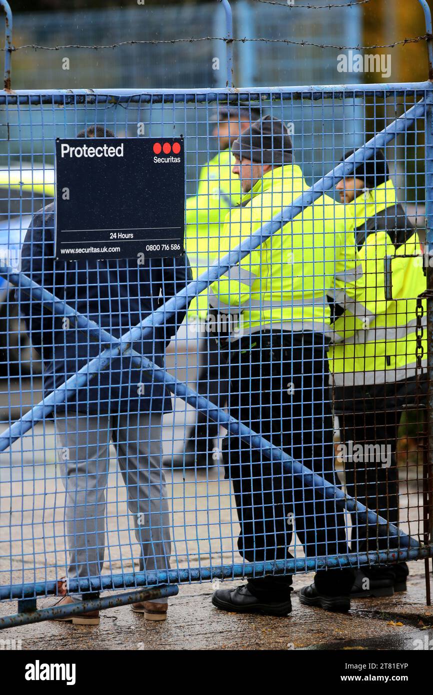 Southampton, Hampshire, UK. 16th Nov, 2023. Security guards stand ...