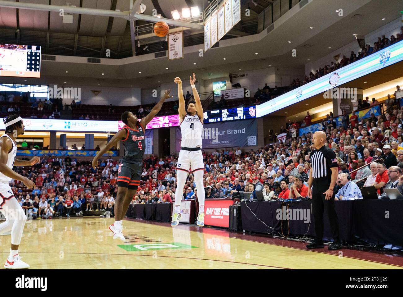 Charleston, South Carolina, USA. 17th Nov, 2023. Dayton Flyers guard ...