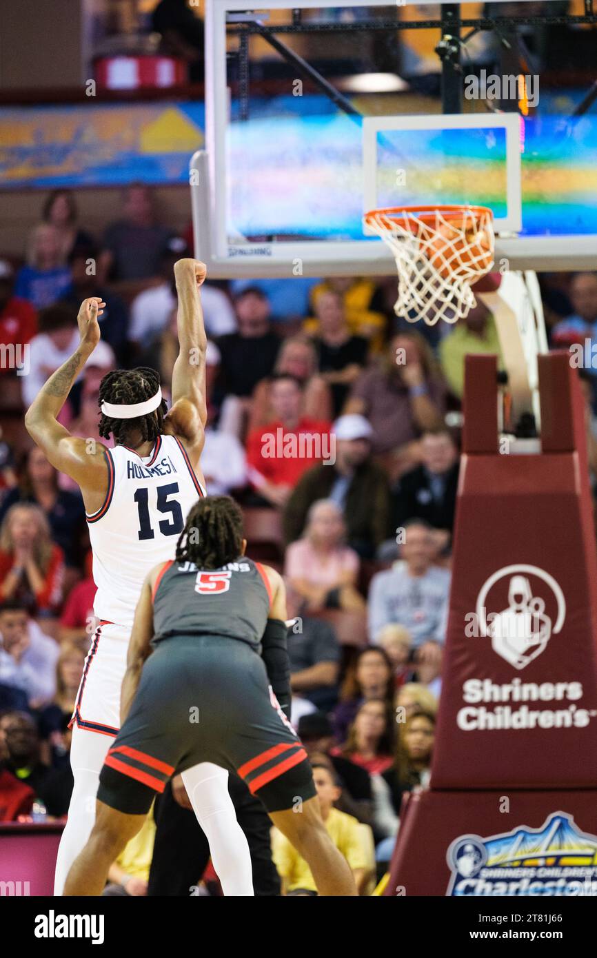 Charleston, South Carolina, USA. 17th Nov, 2023. Dayton Flyers forward ...