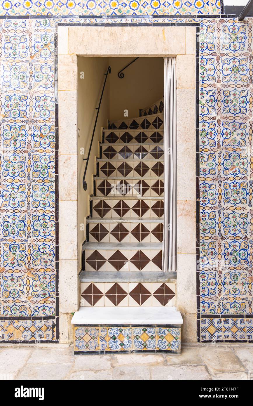 Tunisia architecture tile doorway hi-res stock photography and images ...