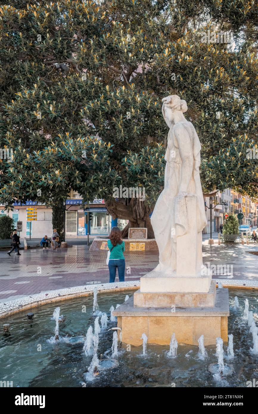 sculpture La Paz, symbol of universal peace in the fountain of Plaza ...