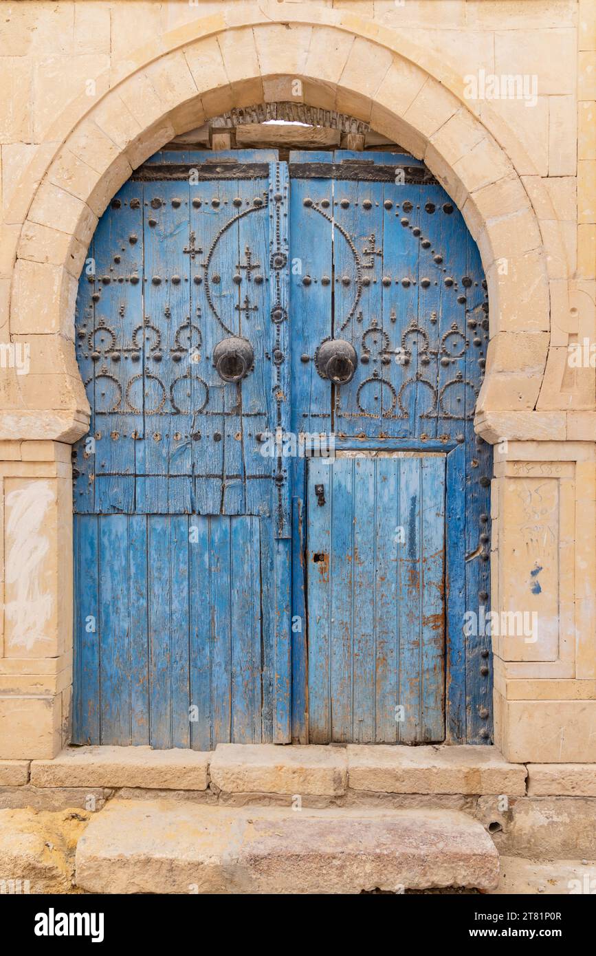 Keyhole arch hi-res stock photography and images - Alamy
