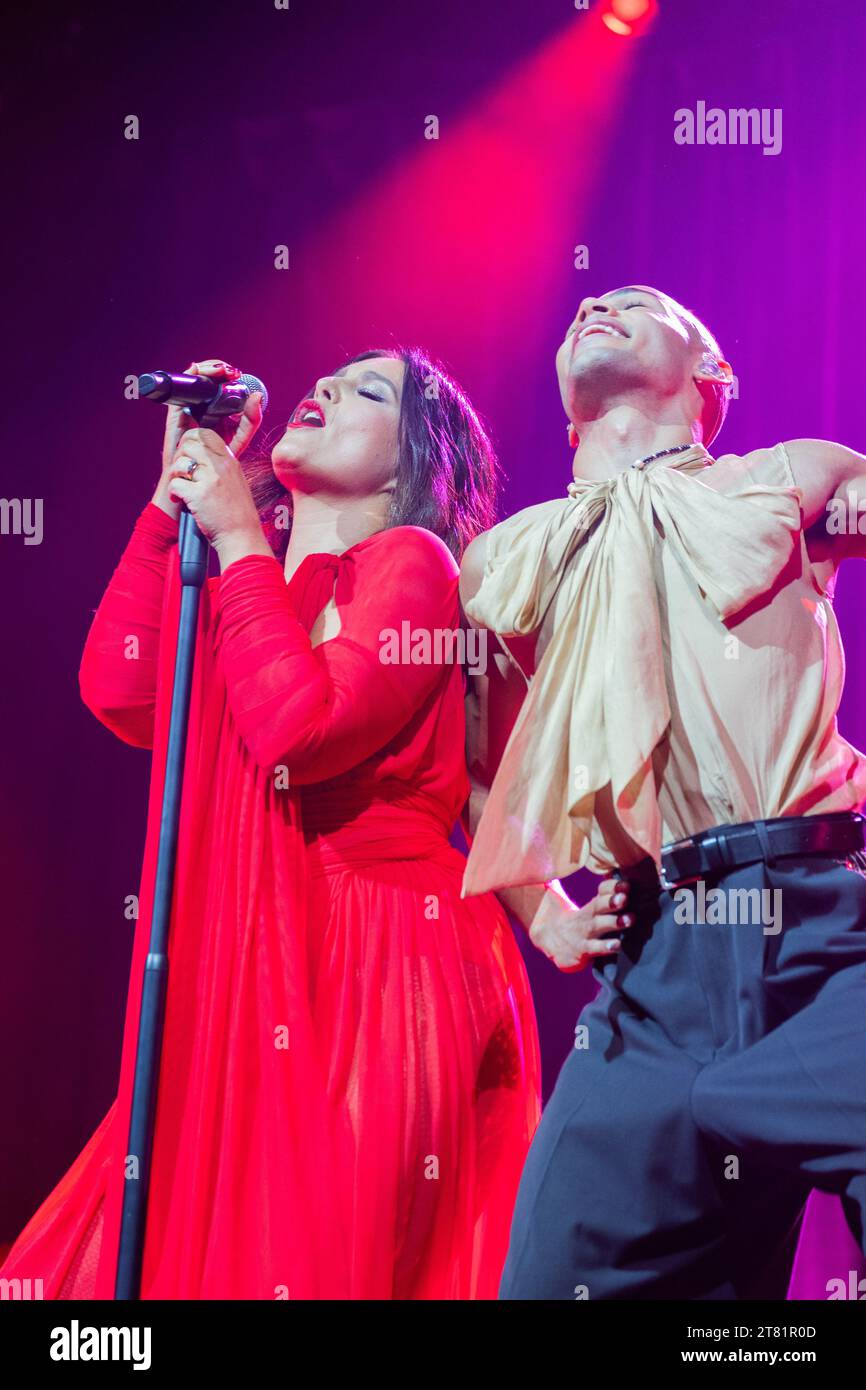 London, UK. November 17, 2023. Singer Jessie Ware performs at Alexandra ...