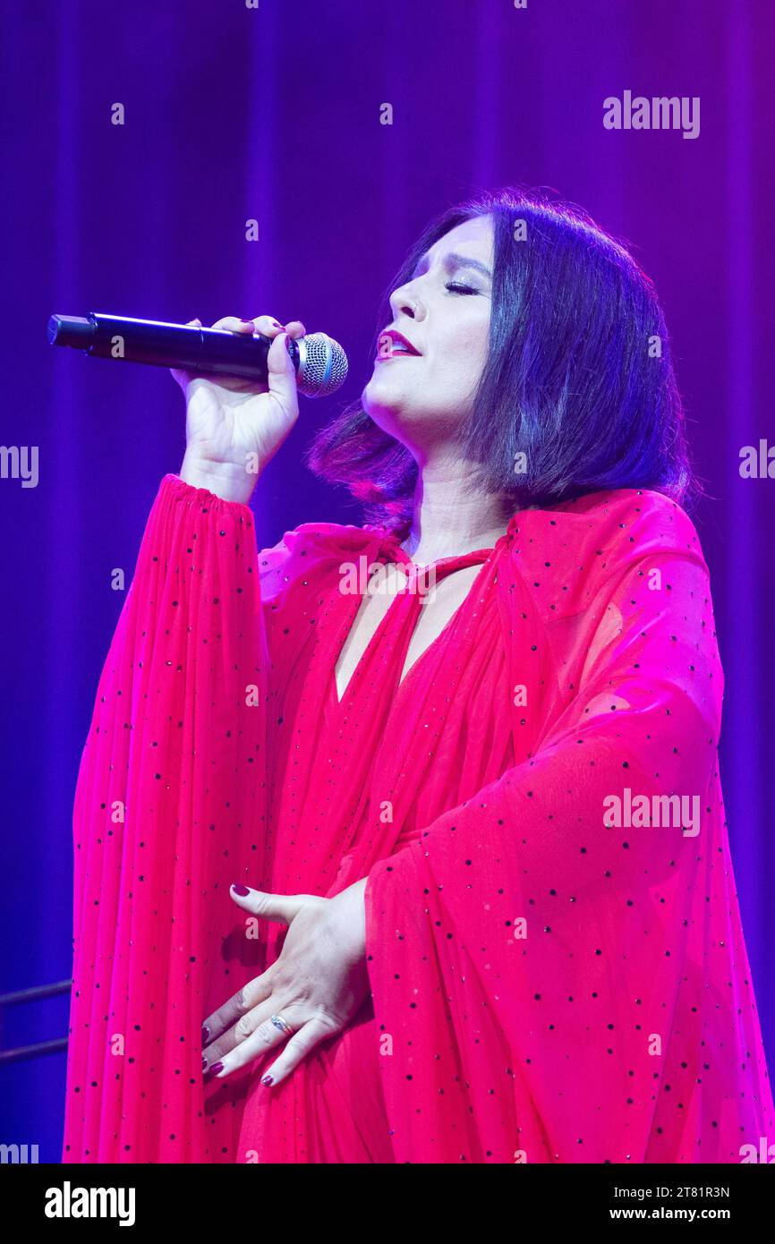 London, UK. November 17, 2023. Singer Jessie Ware performs at Alexandra ...