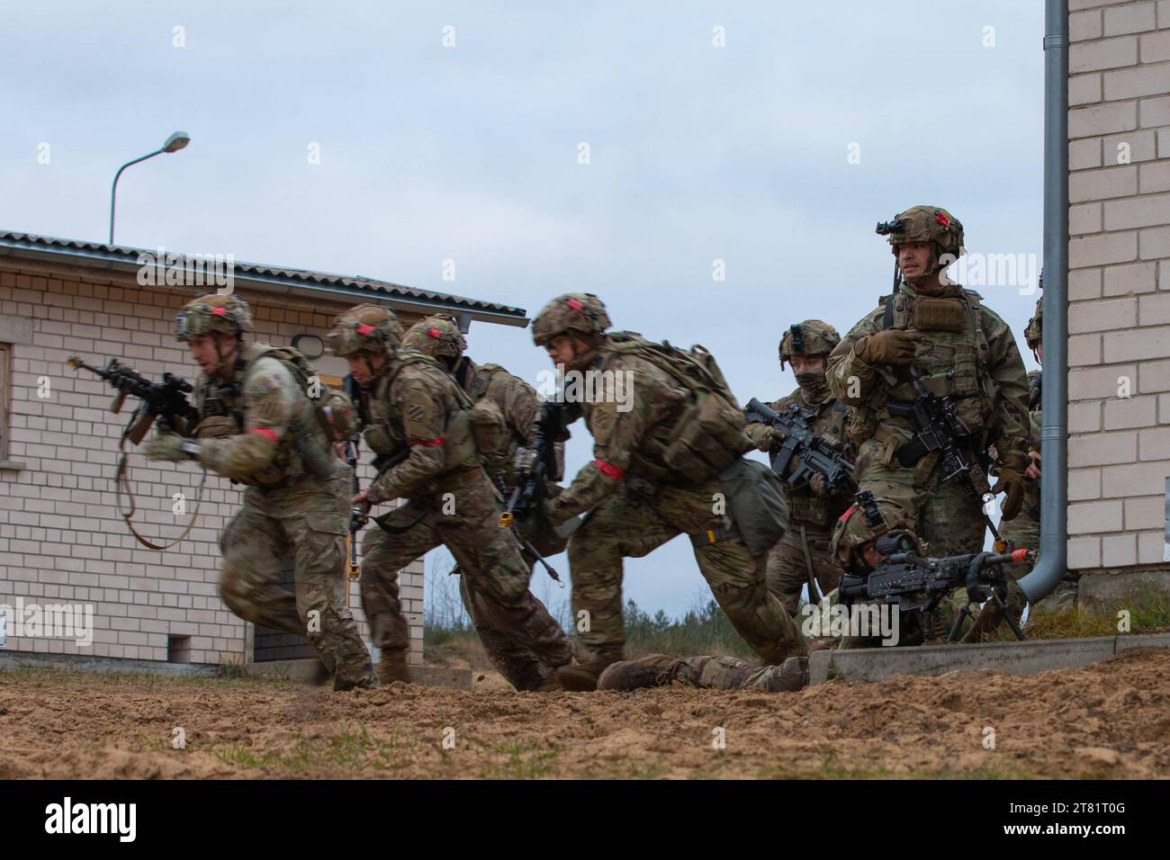 U.S. Army Soldiers with Charlie Company, 3rd Battalion, 67th Armored ...