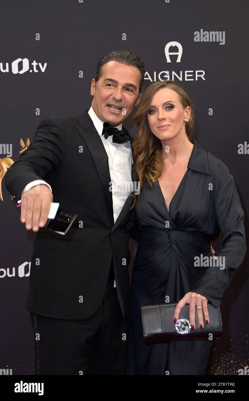 Erol Sander mit Freundin Freundin Rebecca Oehlmann bei der 75. Bambi ...