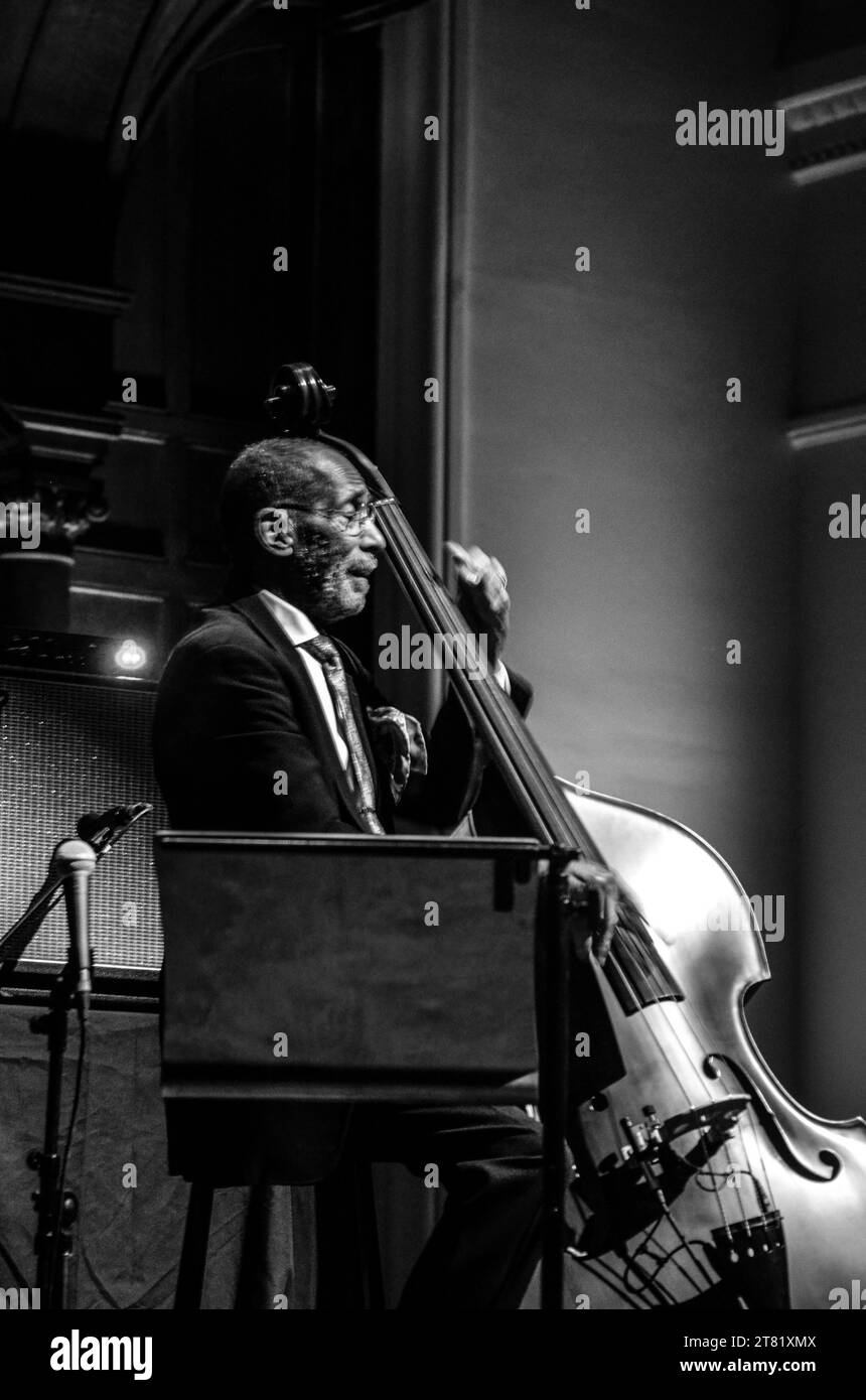 Ron Carter, the three-time Grammy Award-winning jazz legend and the ...