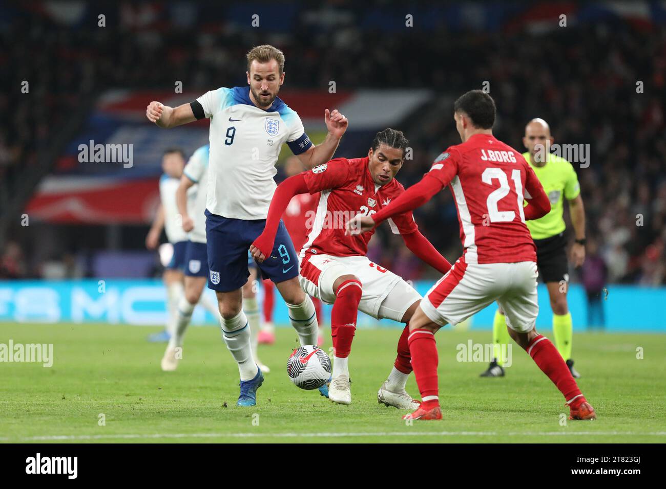 London, UK. 17th Nov, 2023. Harry Kane of England and Yannick Yankam of ...