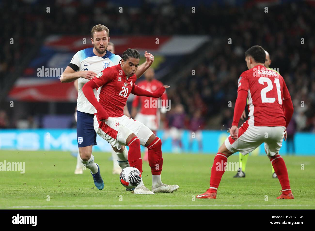 London, UK. 17th Nov, 2023. Harry Kane of England and Yannick Yankam of ...