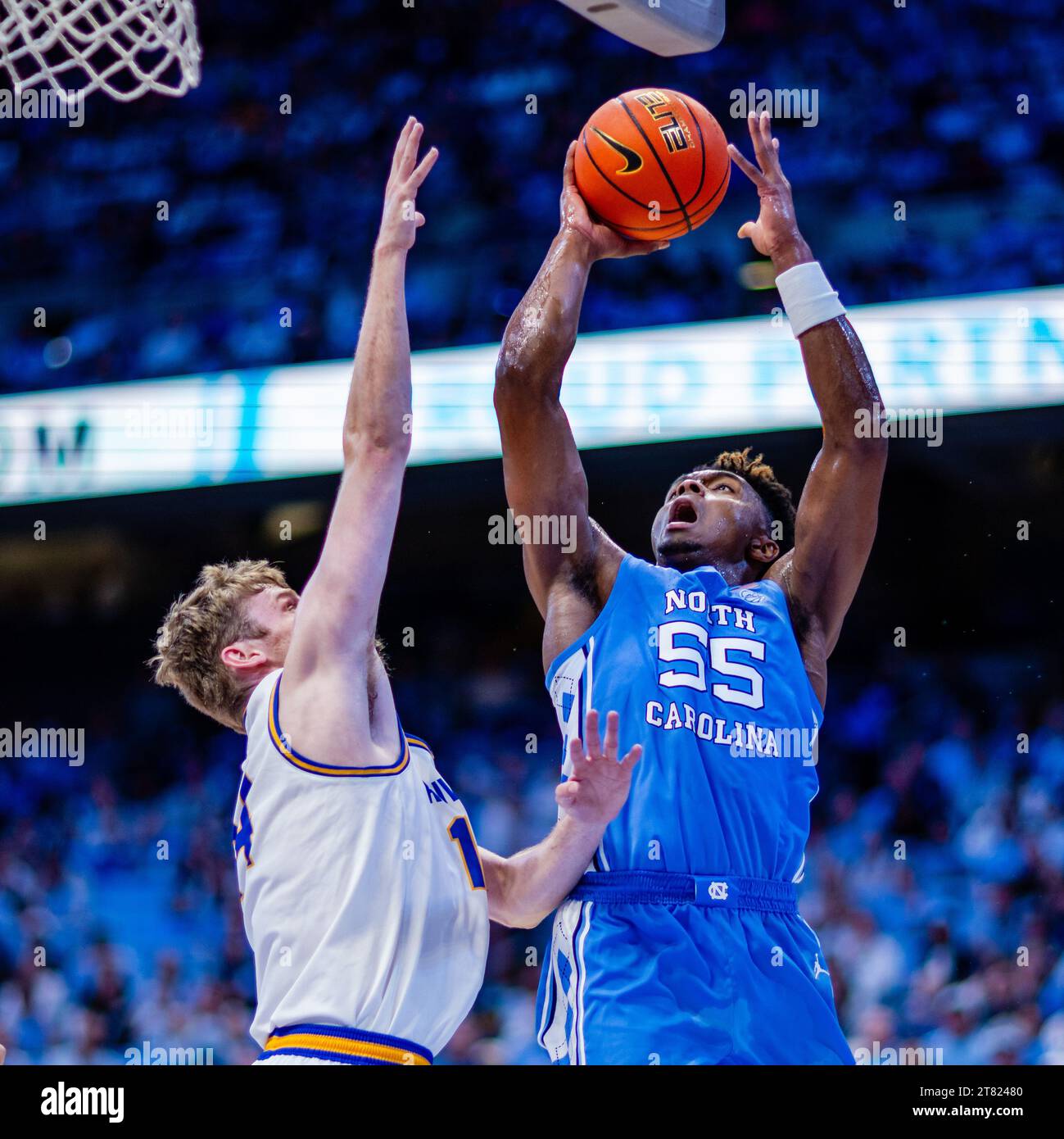 Chapel Hill, NC, USA. 17th Nov, 2023. UC Riverside Highlanders forward ...