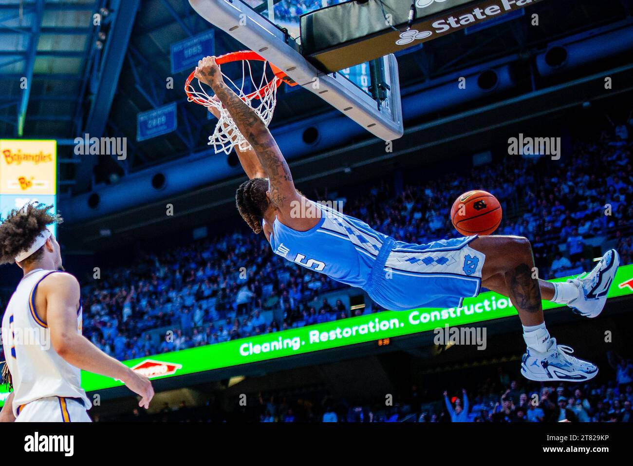 Chapel Hill, NC, USA. 17th Nov, 2023. North Carolina Tar Heels forward ...