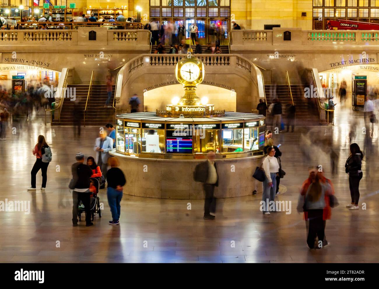 Grand Central Station, New York City, commuters in the train station ...