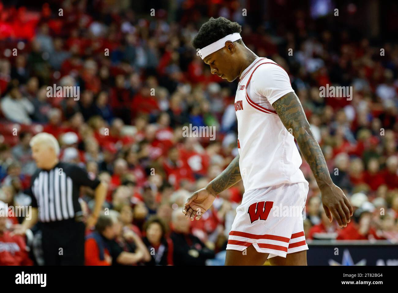 Madison, WI, USA. 17th Nov, 2023. Wisconsin Badgers guard AJ Storr (2 ...