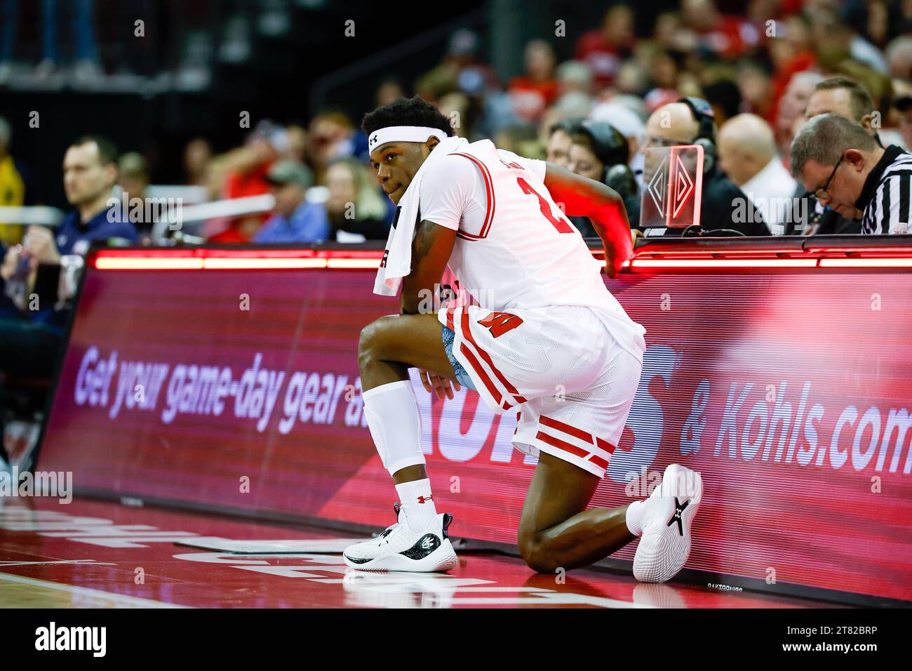Madison, WI, USA. 17th Nov, 2023. Wisconsin Badgers guard AJ Storr (2 ...
