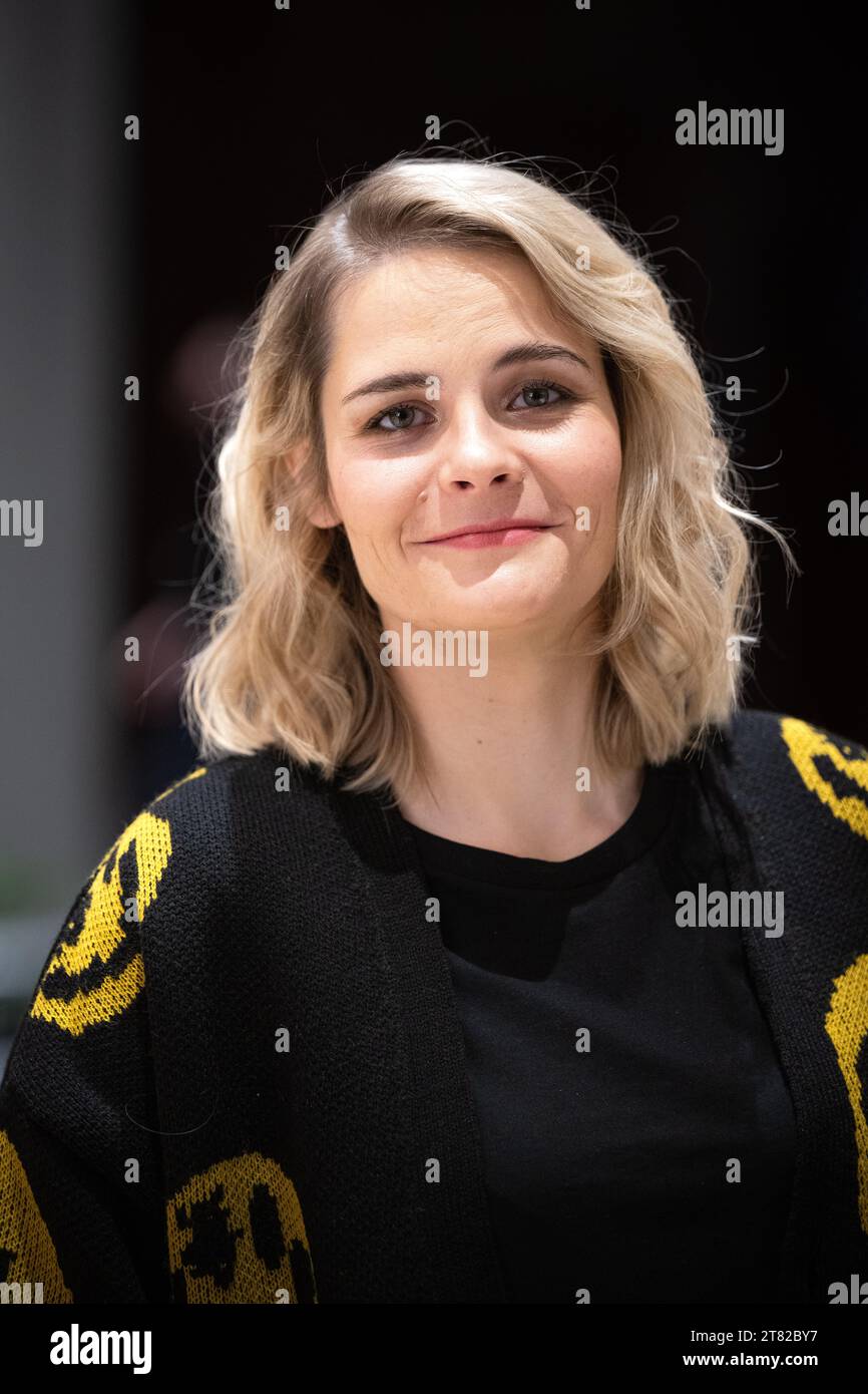 Berlin, Germany. 17th Nov, 2023. Portrait of the actress Hazel Brugger ...