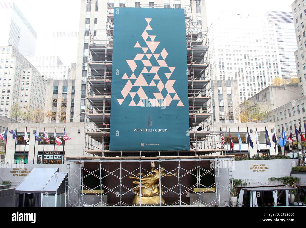 New York, NY, USA. 17th Nov, 2023. View of scaffolding surrounding the ...
