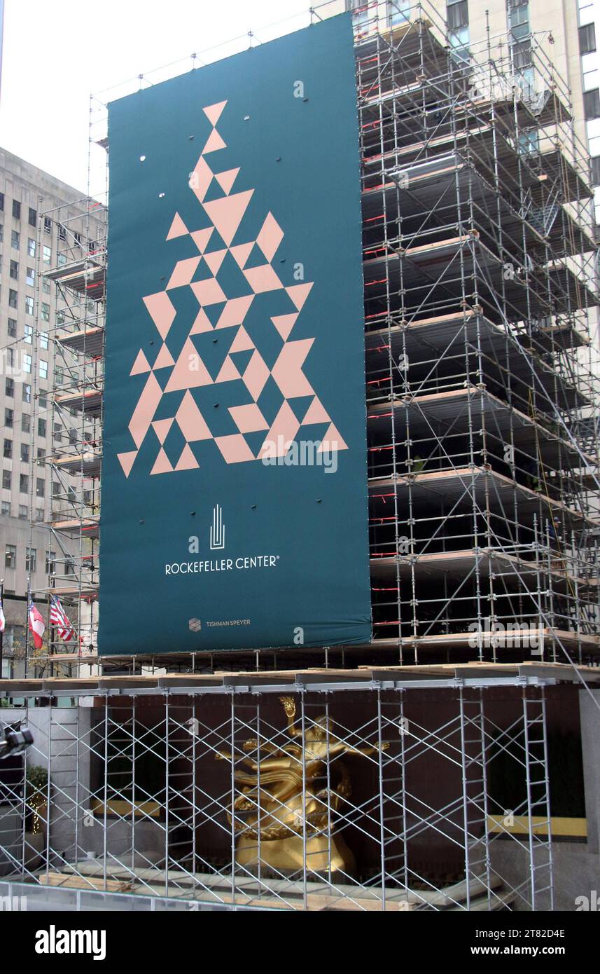 NEW YORK, NY- NOVEMBER 17: View of scaffolding surrounding the ...