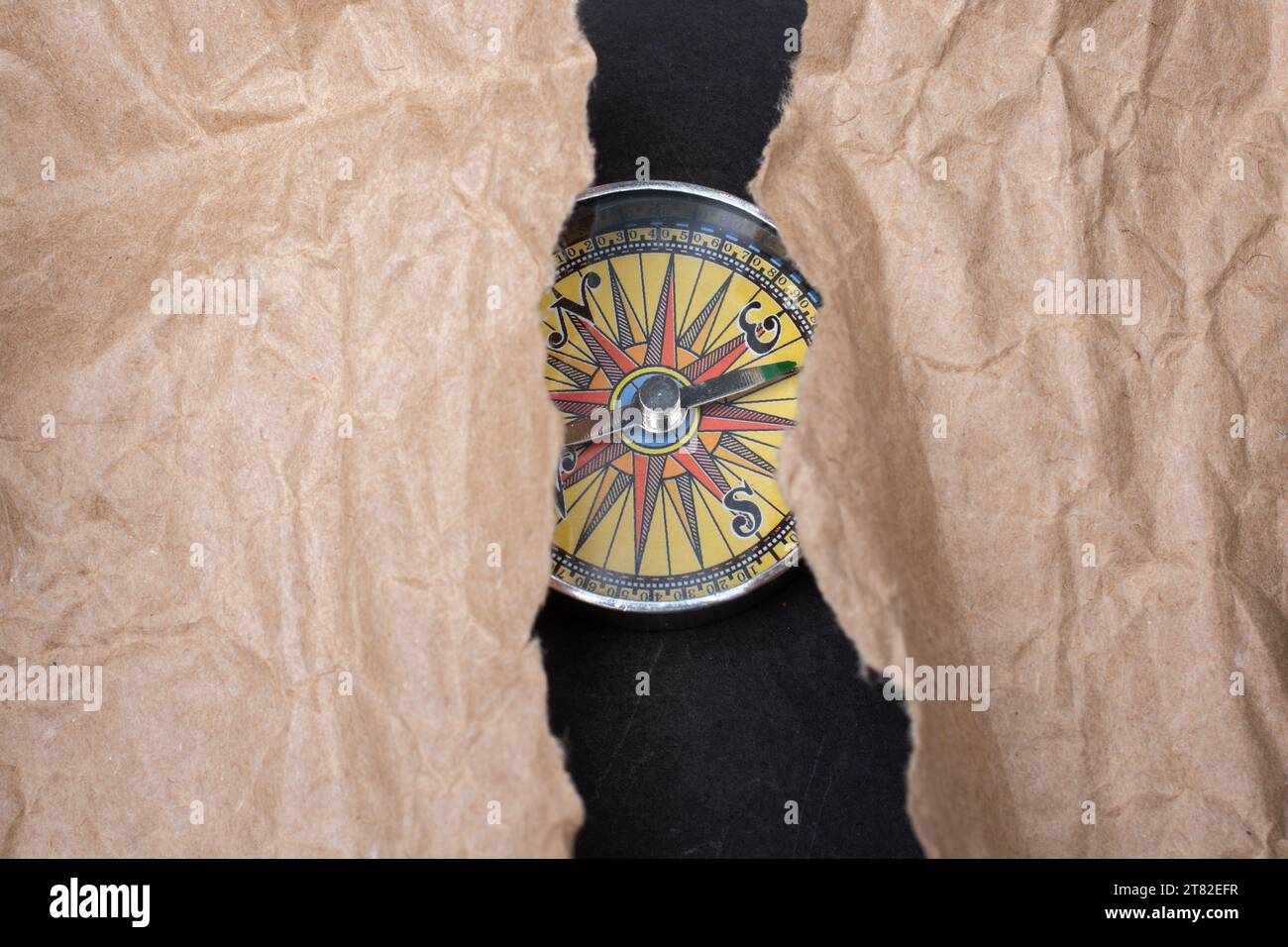 Antique compass hi-res stock photography and images - Alamy