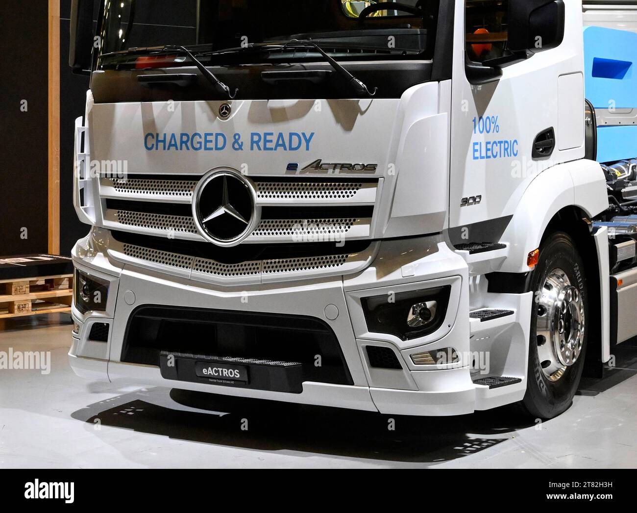 Mercedes Benz electric lorry Stock Photo - Alamy