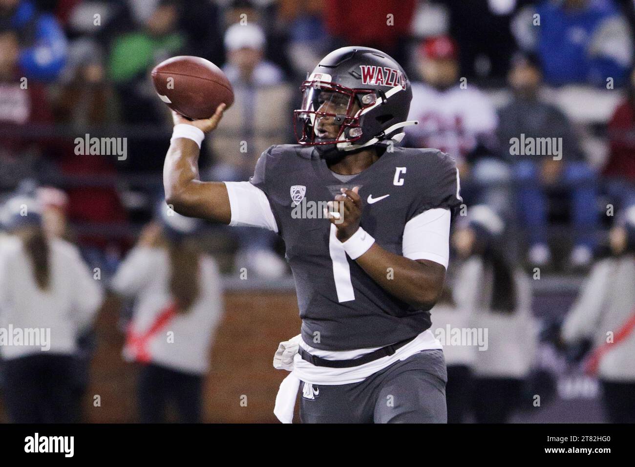 Washington State quarterback Cameron Ward throws a pass during the ...