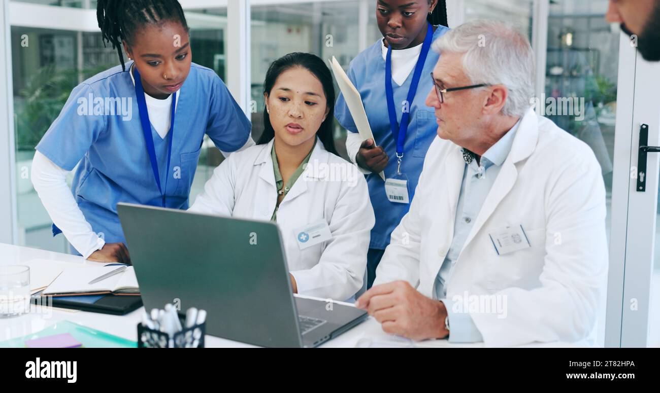Group nurses online training hi-res stock photography and images - Alamy