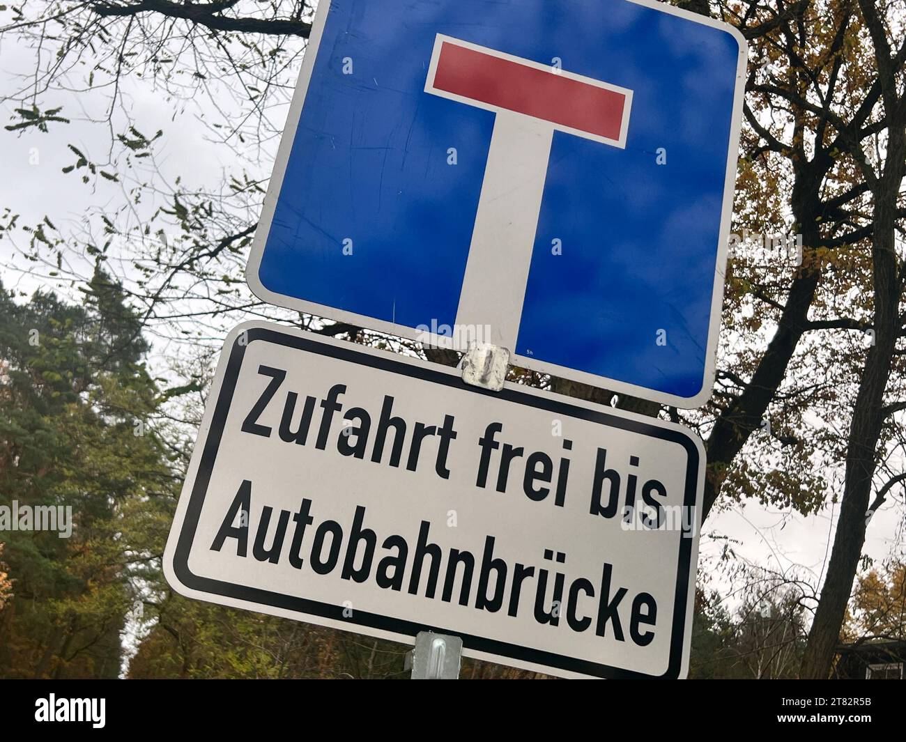 Verkehrsschild Sackgasse bis Autobahnbrücke frei *** Traffic sign Dead ...