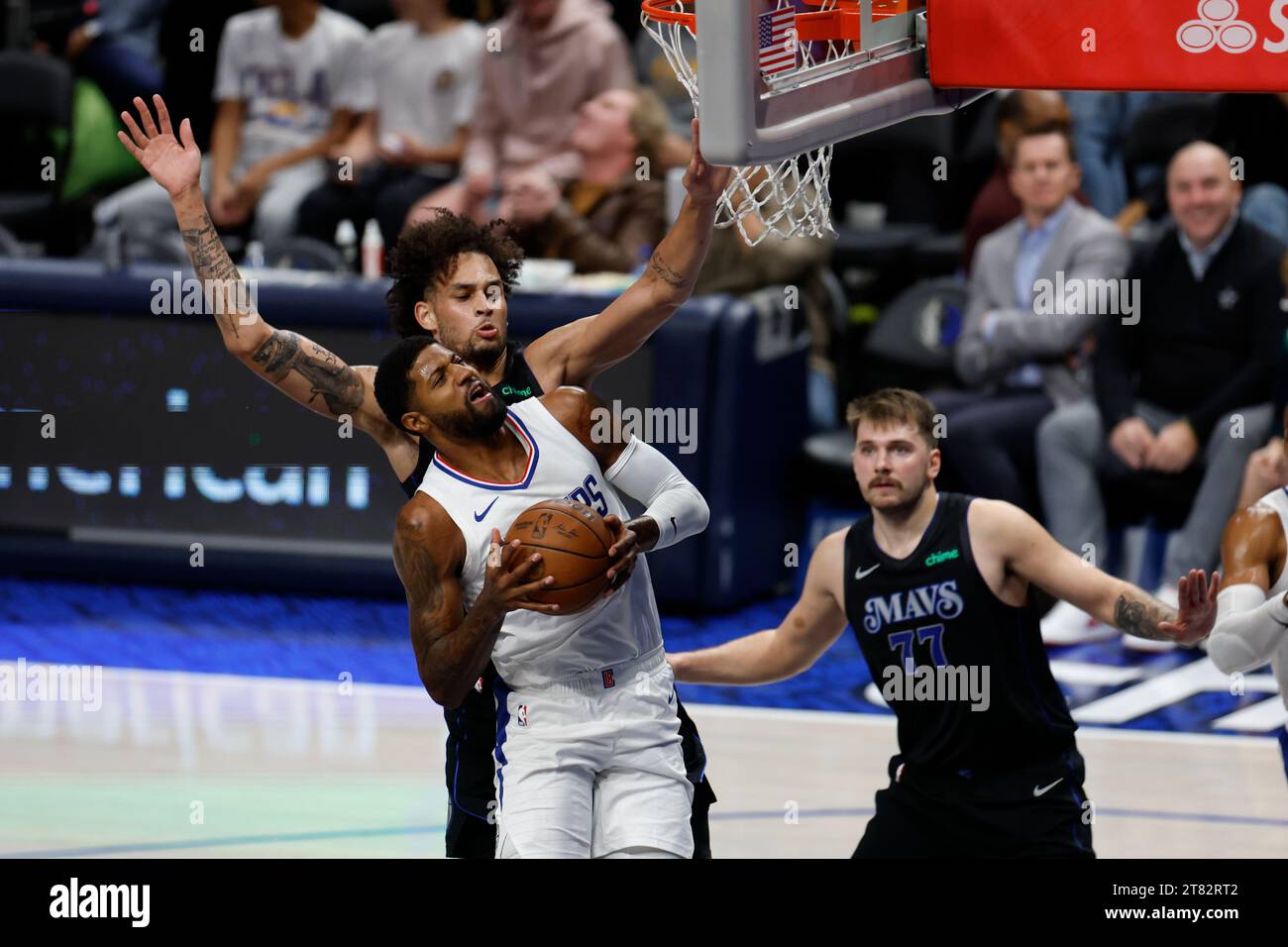 Los Angeles Clippers forward Paul George (13) looks to score against ...