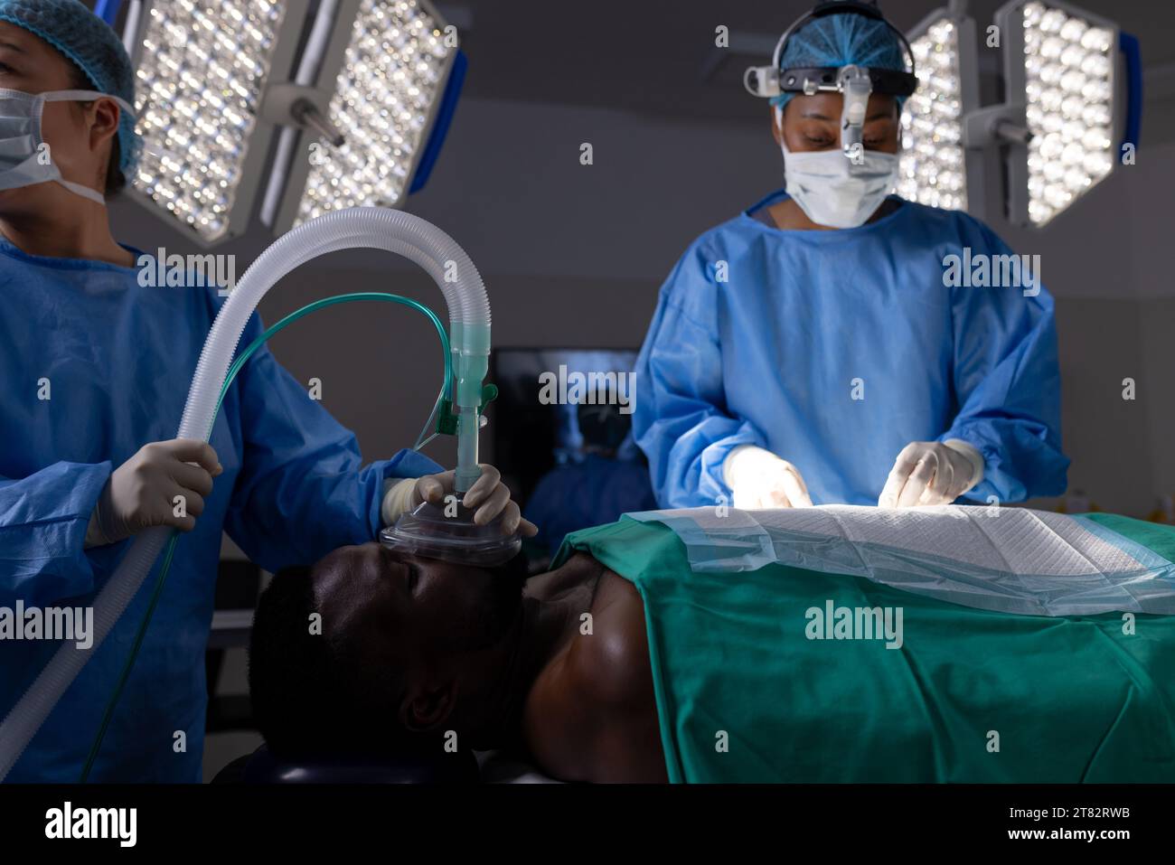 Hospital operating room hi-res stock photography and images - Alamy