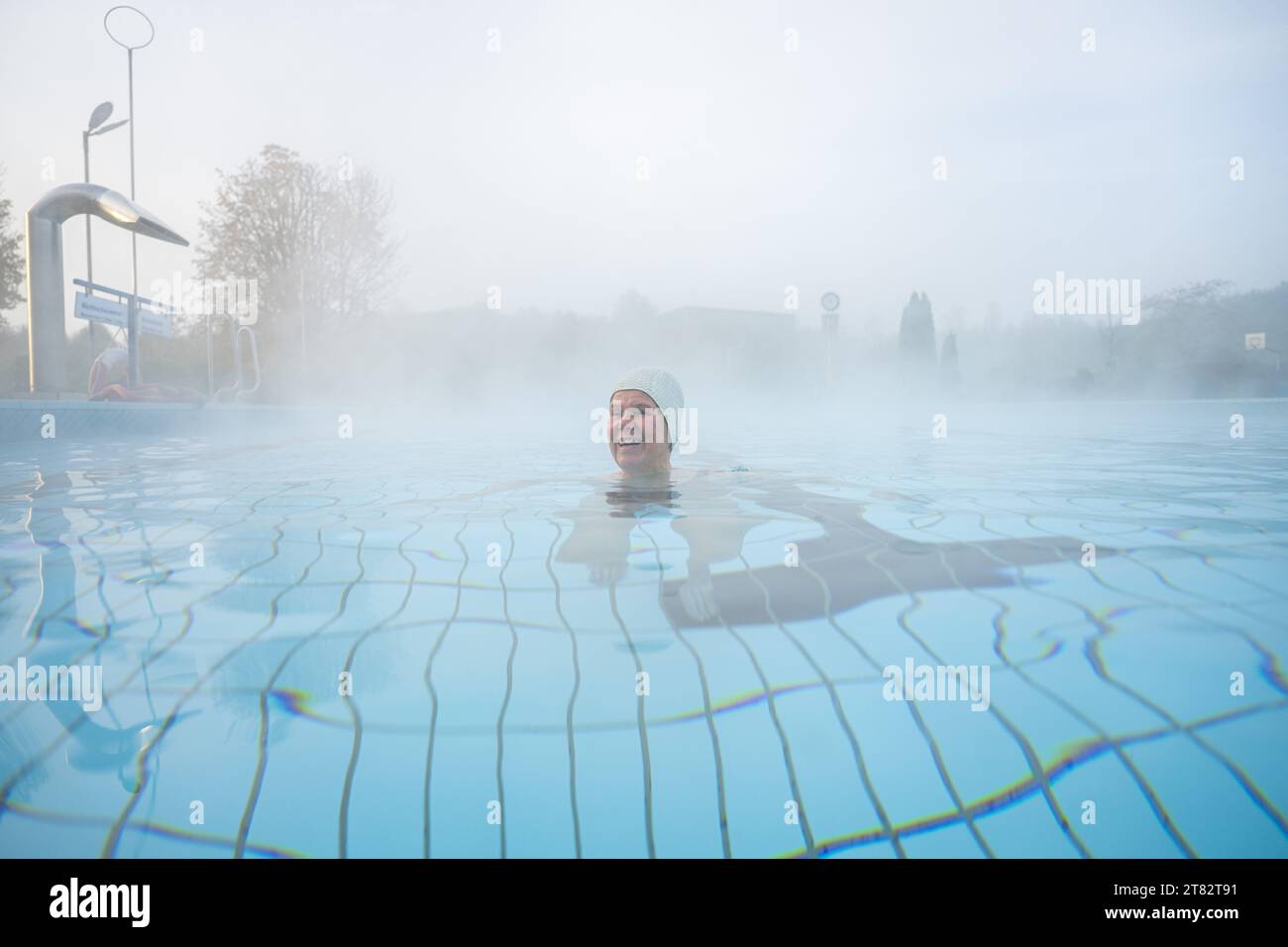 Steam rising from swimming pool hi-res stock photography and images - Alamy
