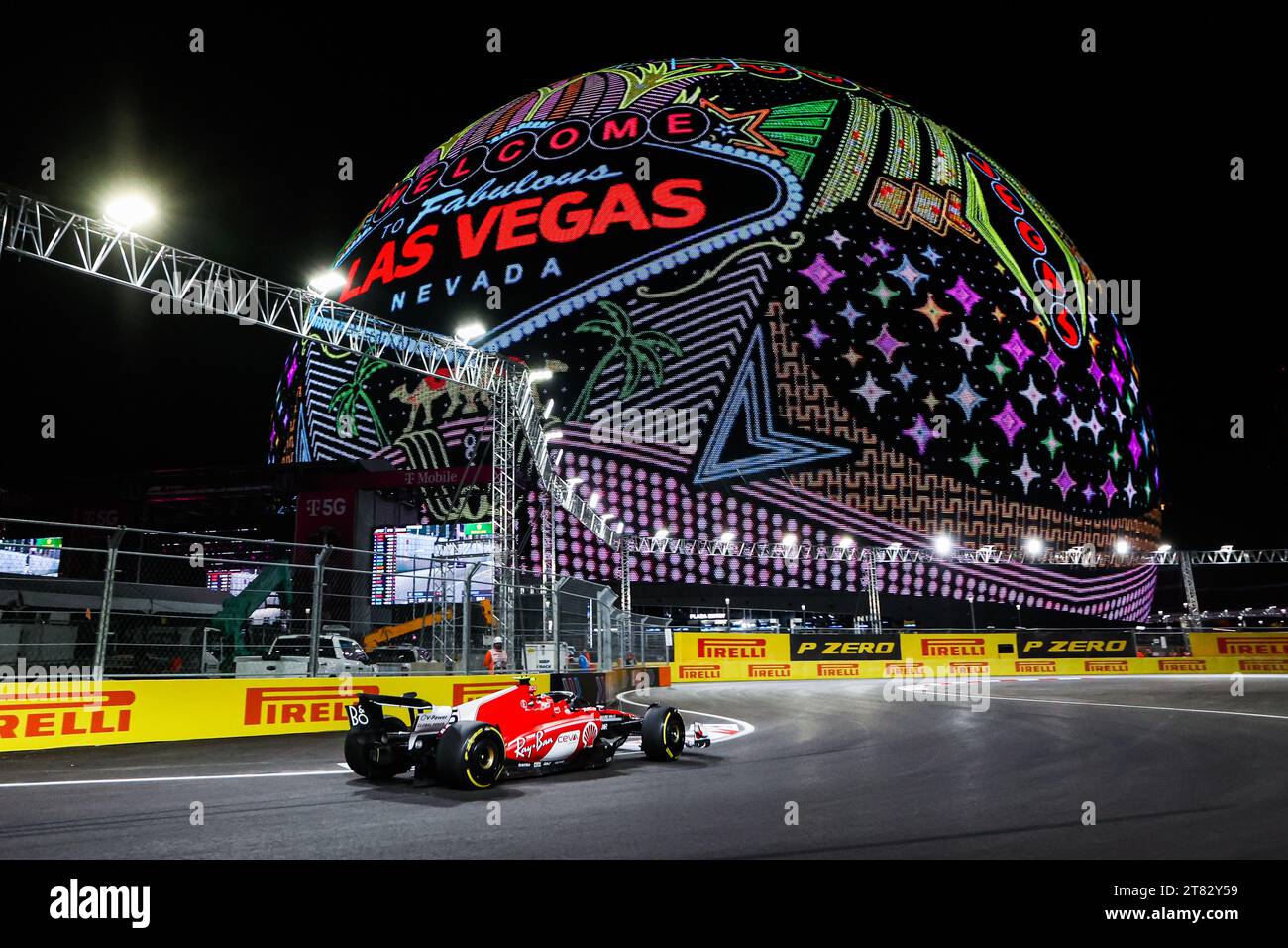 55 SAINZ Carlos (spa), Scuderia Ferrari SF-23, action in front of the ...