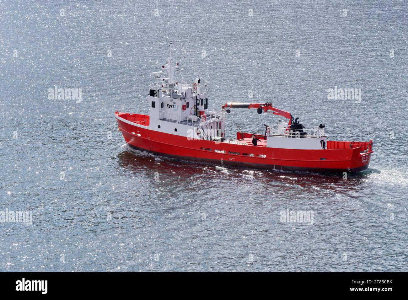 Schiffsverkehr - MS Rani Frachter leauft in den Hafen von Bergen ...