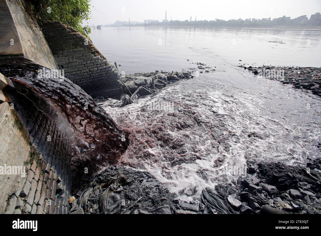 Industrie textile pollution hi-res stock photography and images - Alamy