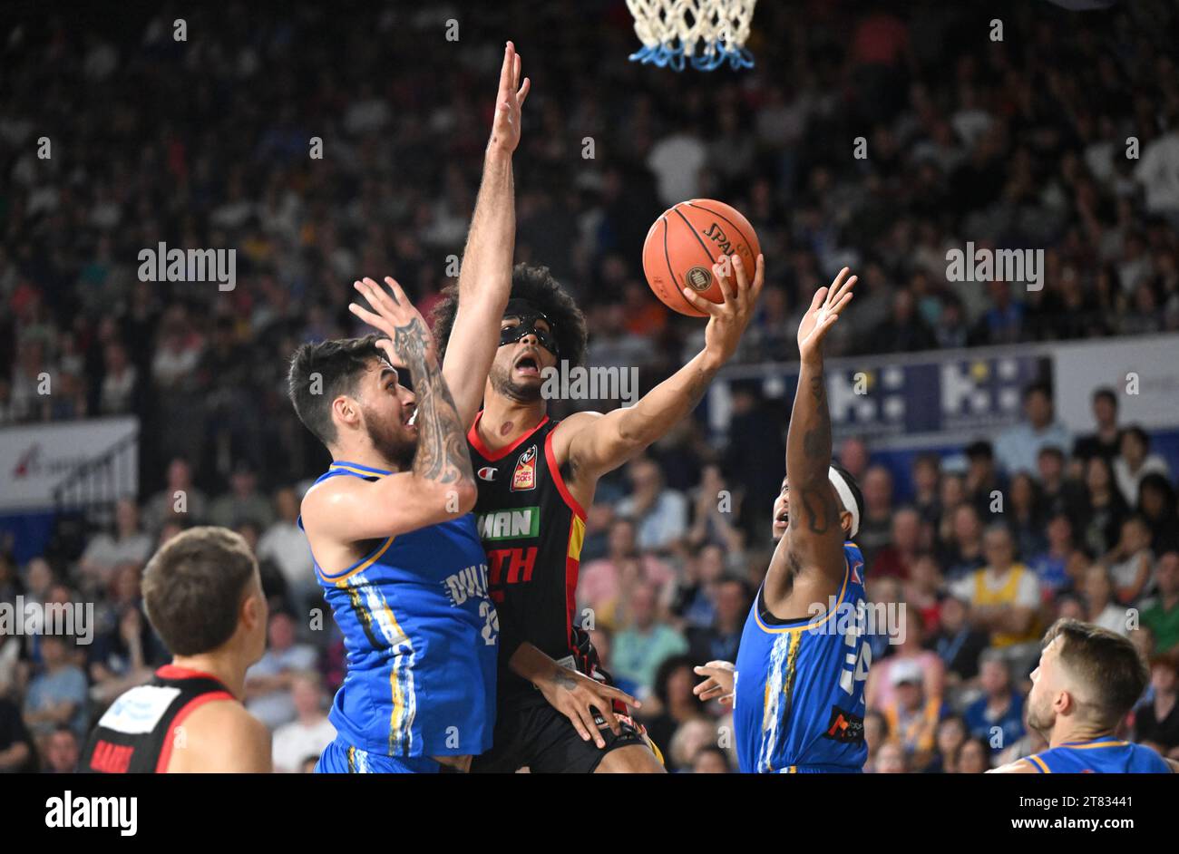 Brisbane, Australia. 18th Nov, 2023. Keanu Pinder (centre) of the ...