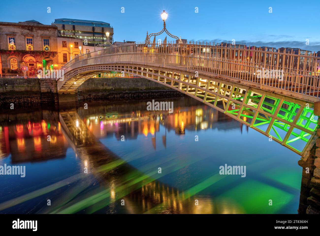 The famous Ha'penny Bridge in Dublin, Ireland, at dusk Stock Photo - Alamy