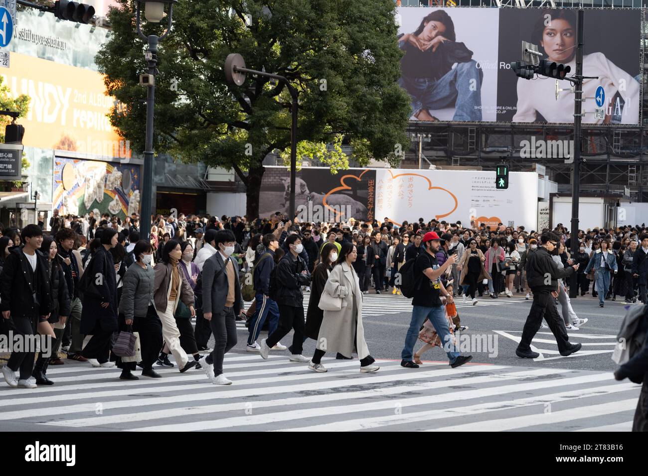 Packed tokyo train hi-res stock photography and images - Alamy