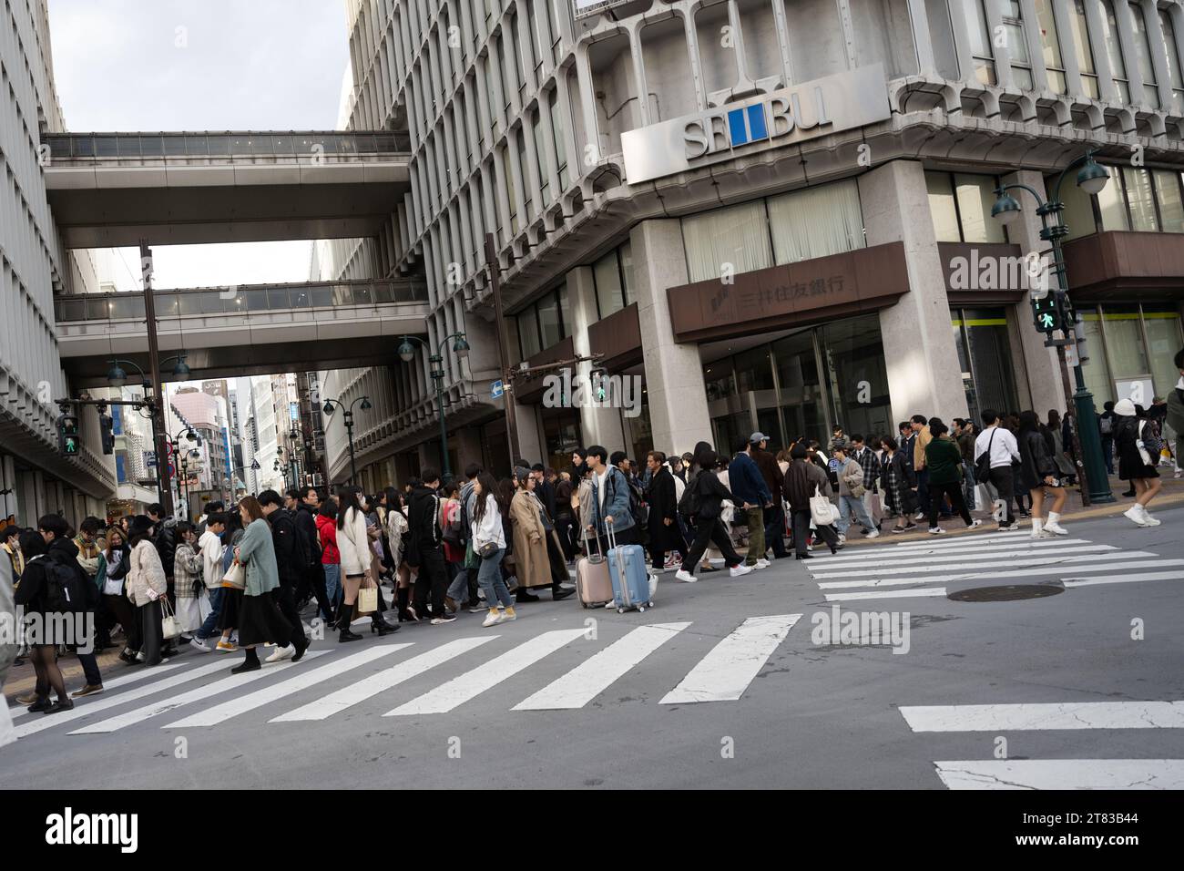 Packed tokyo train hi-res stock photography and images - Alamy