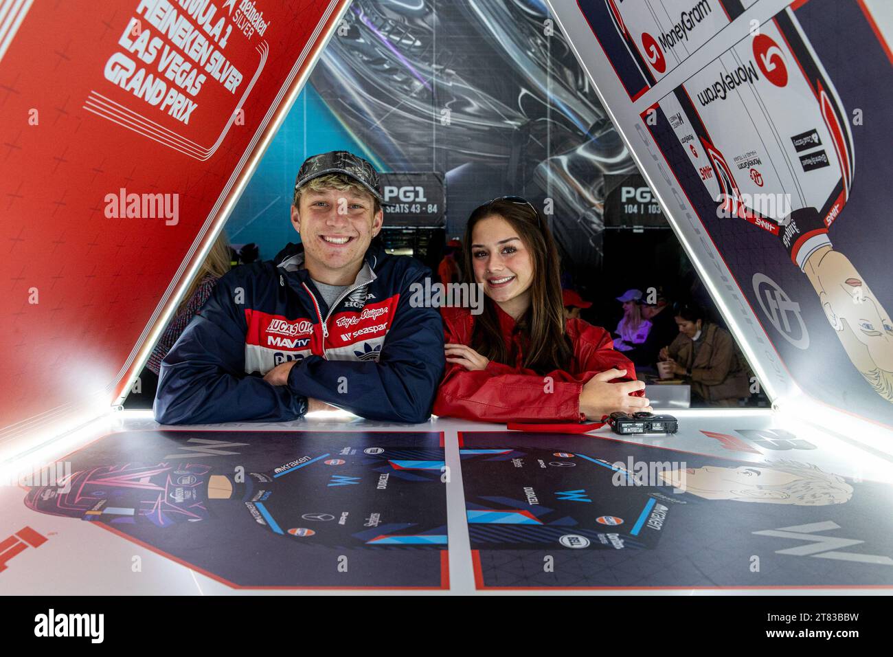 Las vegas grand prix fans hi-res stock photography and images - Alamy