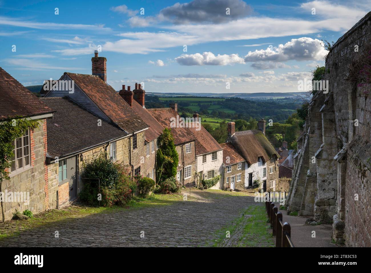 A view of the picturesque Gold Hill in the town of Shaftesbury in ...