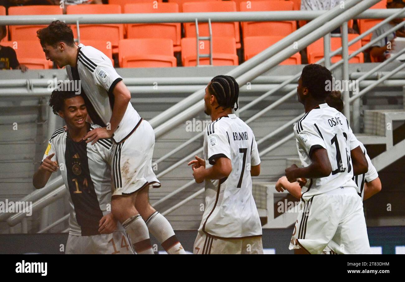 Jakarta, Indonesia. 18th Nov, 2023. David Odogu (1st L) of Germany ...