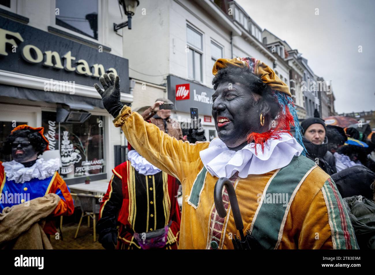 Packageboat hi-res stock photography and images - Alamy