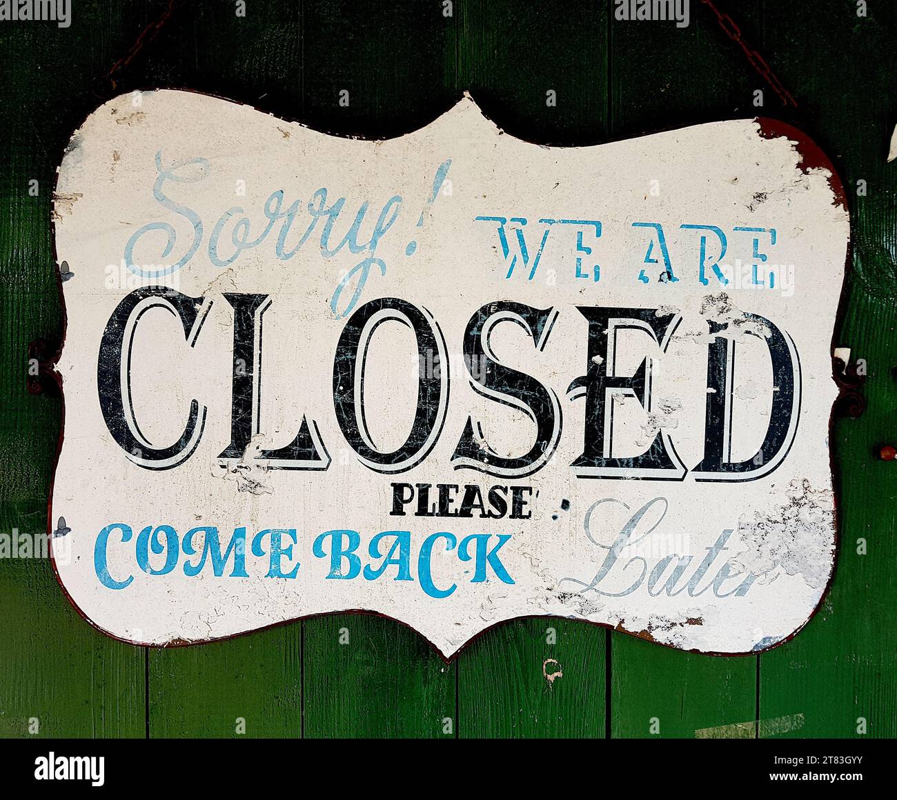 Close up of vintage CLOSED shop sign Stock Photo - Alamy