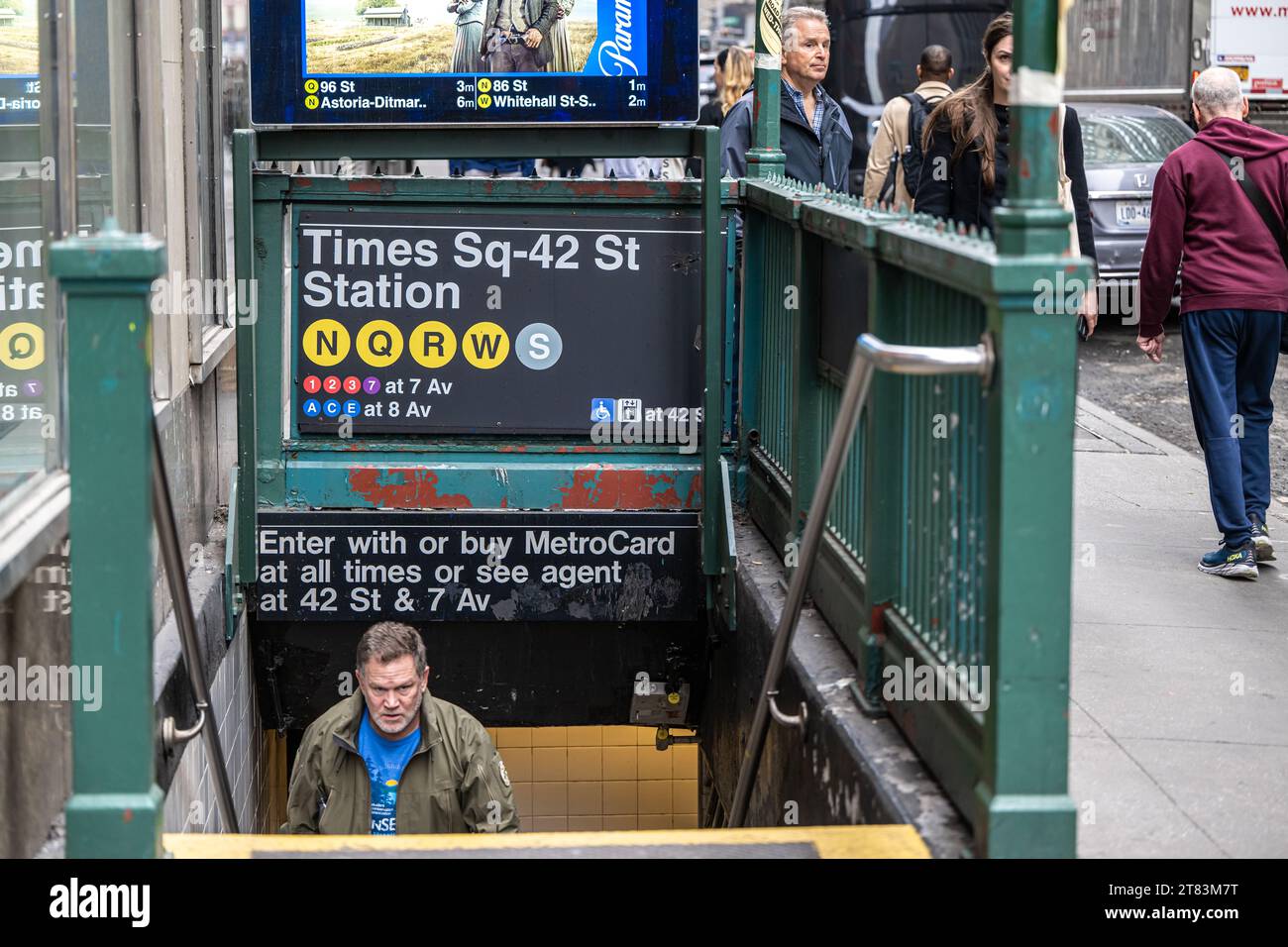 Subway entrance in times square hi-res stock photography and images - Alamy