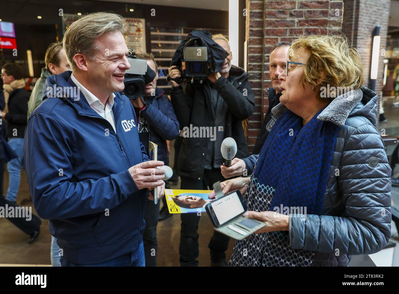 DIEMEN - NSC party leader Pieter Omtzigt is campaigning at the ...