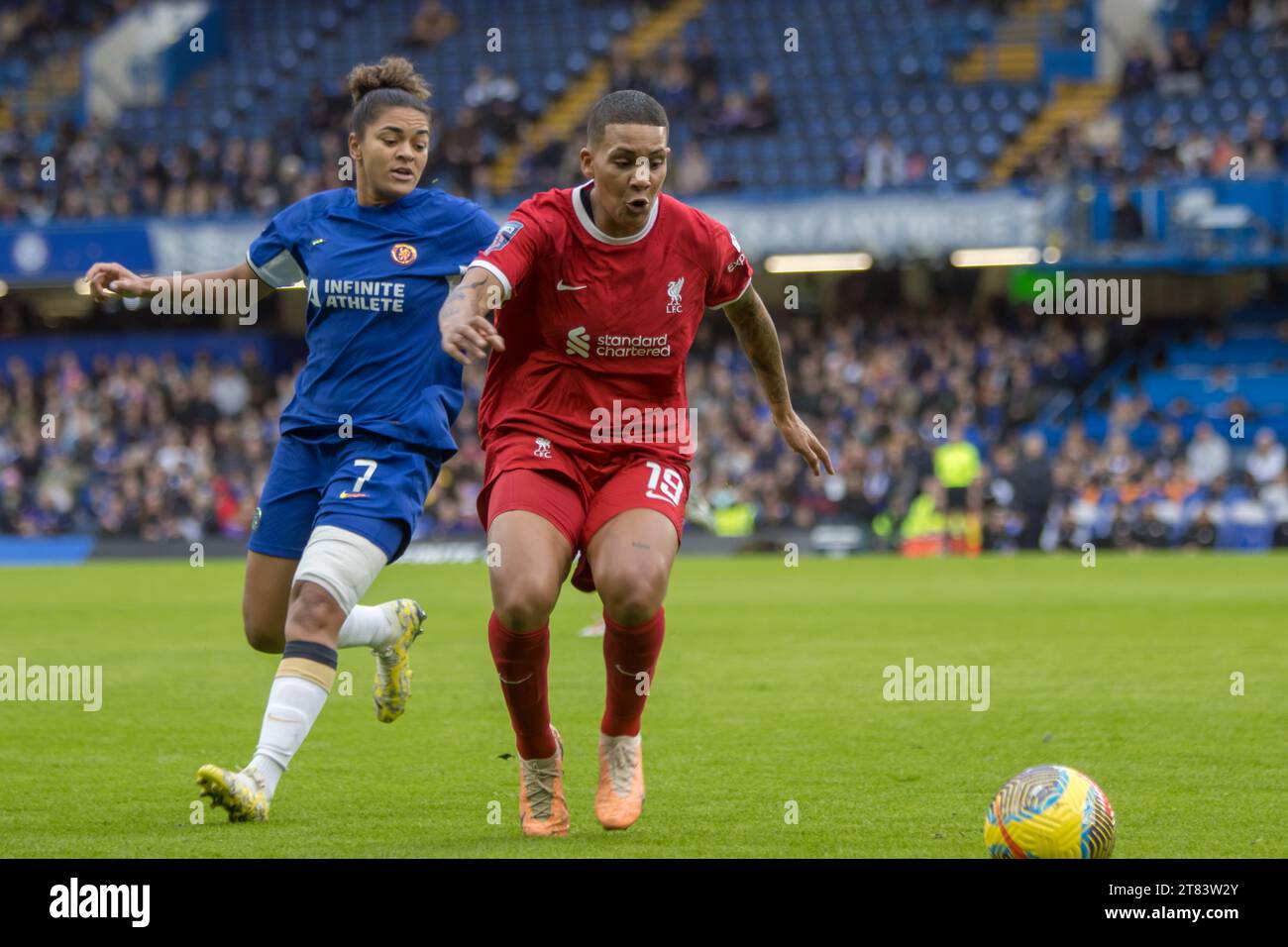 Chelsea, UK. 18th Nov, 2023. Jess Carter (7 Chelsea) and Shanice Van De ...
